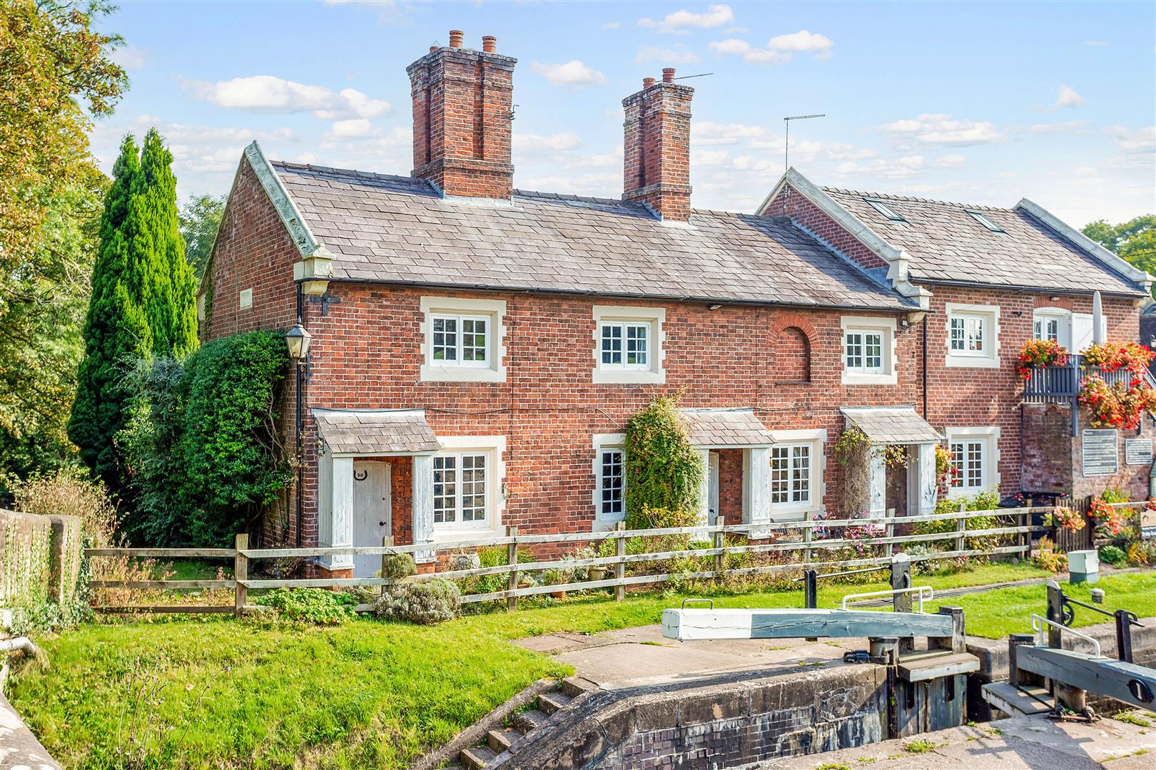 Waterside Cottage, Tyrley Wharf, Market Drayton, TF9 2AH | Estate ...